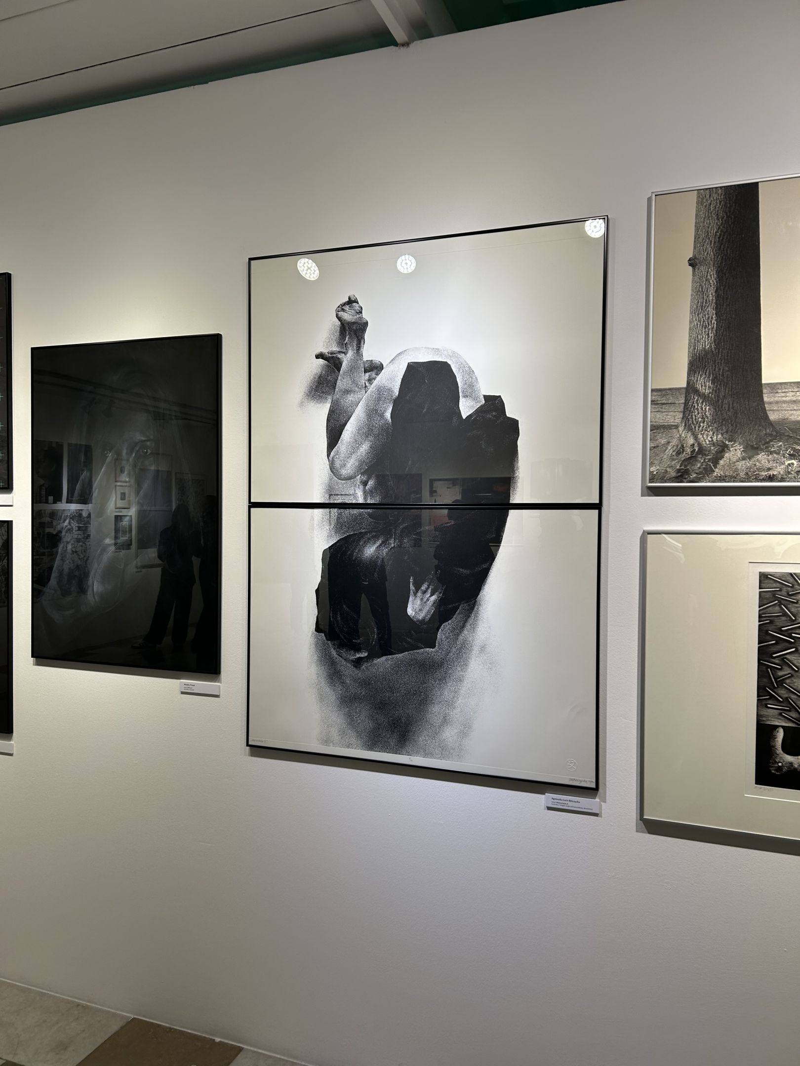 Relacja z wystawy “Człowiek zagubiony” w Katowicach, w której udział biorą pracownicy WSP UR ...